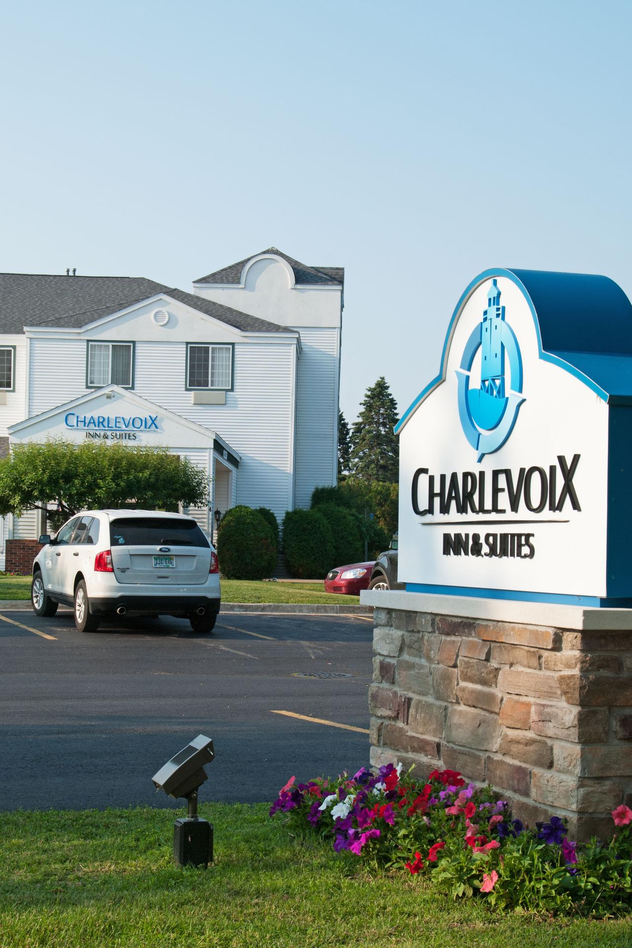 Charlevoix Inn & Suites | Visit Charlevoix, Michigan | Charlevoix the ...