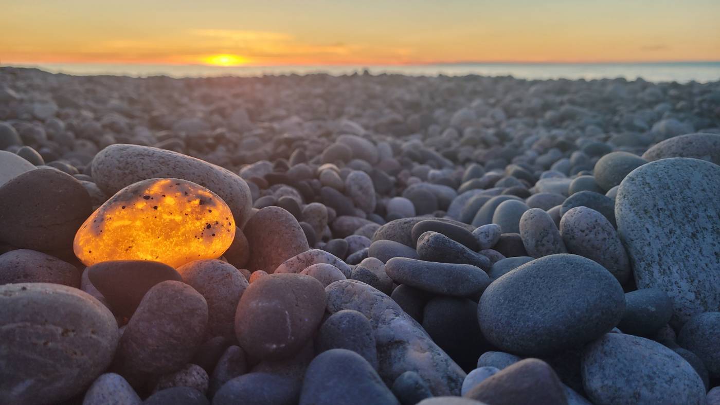 Yooperlites: Michigan's Fluorescent Rock Shop & Tours