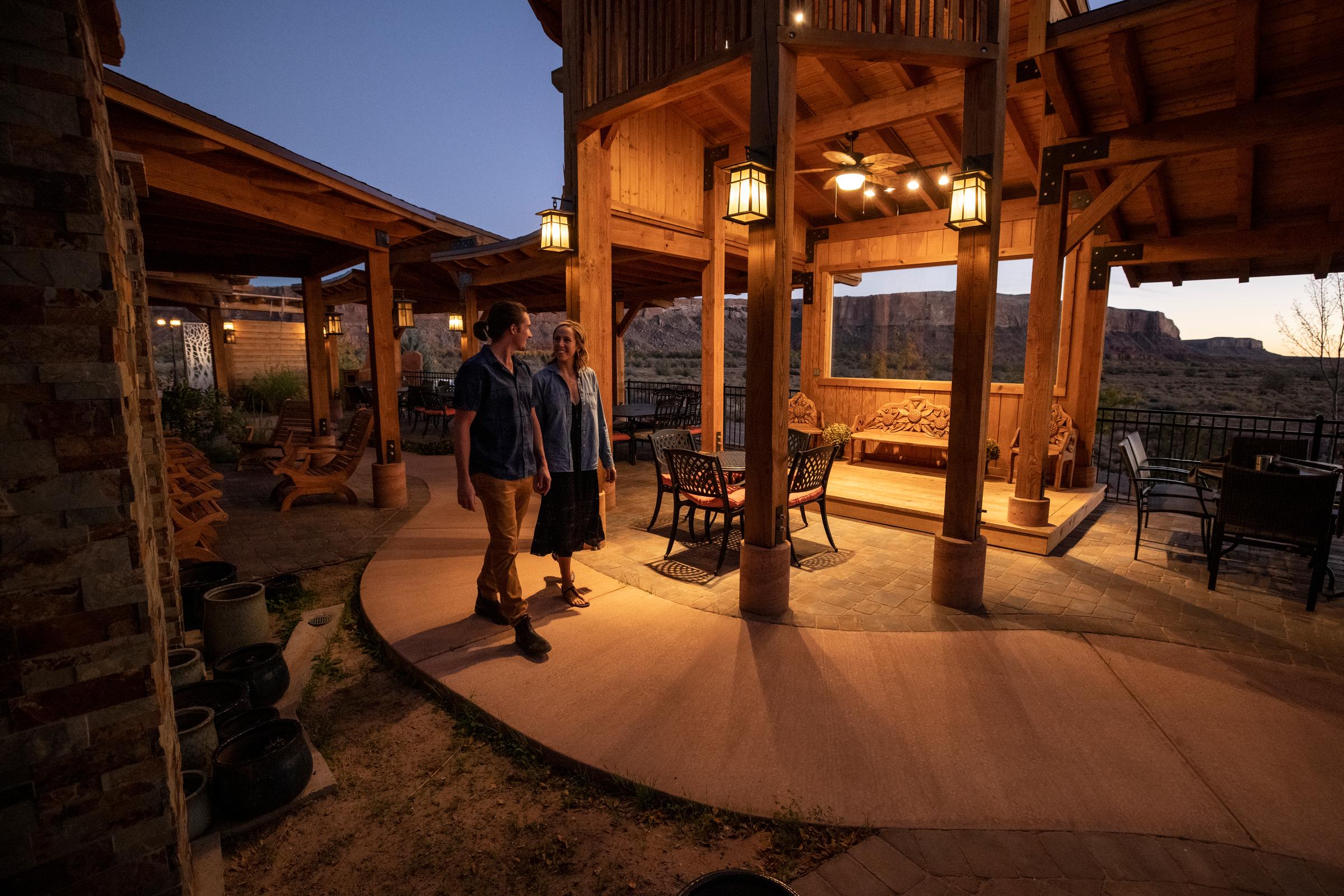 Utah's Canyon Country - Desert Rose Resort & Cabins