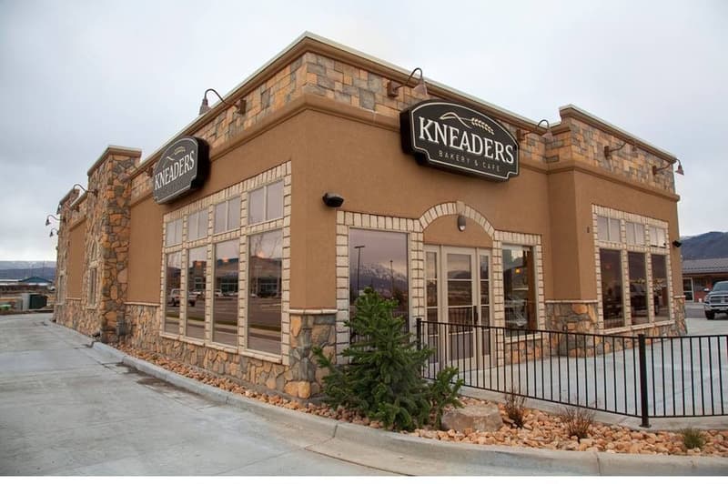 Kneaders Bakery and Café